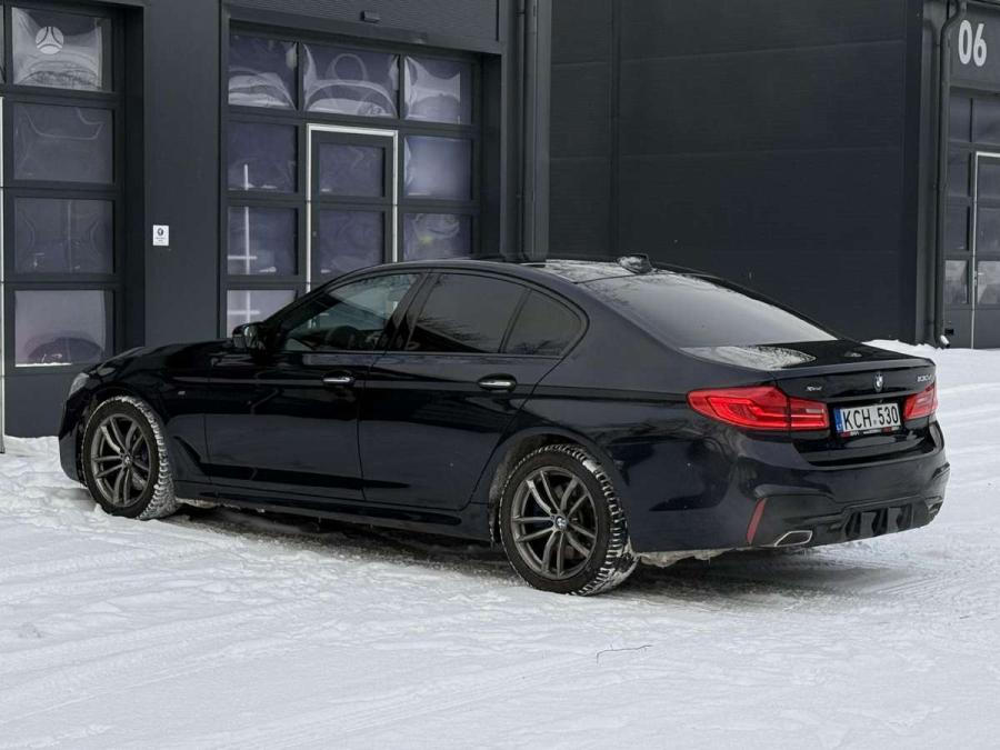 Black BMW 530 2017 in Siauliai, with an engine capacity of 2.99 L and mileage of 240 thousand km for 22990 €, photo 7 on AUTOMOTO.COM.LV