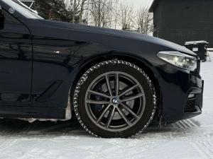 Black BMW 530 2017 in Siauliai, with an engine capacity of 2.99 L and mileage of 240 thousand km for 22990 €, photo 9 on AUTOMOTO.COM.LV