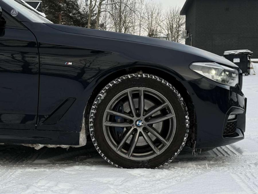Black BMW 530 2017 in Siauliai, with an engine capacity of 2.99 L and mileage of 240 thousand km for 22990 €, photo 9 on AUTOMOTO.COM.LV