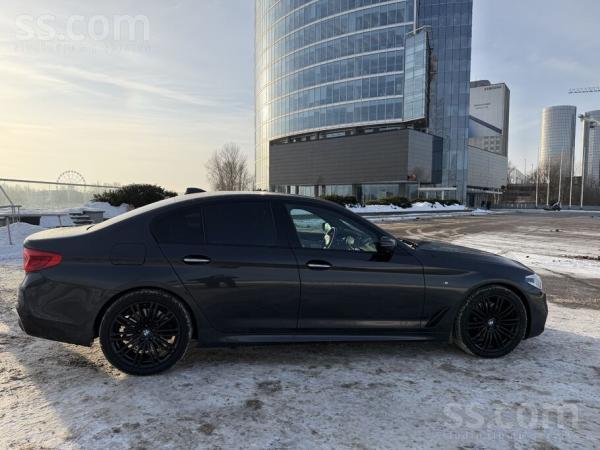 Black BMW 530 2017 in Jelgava, with an engine capacity of 2.00 L and mileage of 186 thousand km for 24000 €, photo 3 on AUTOMOTO.COM.LV