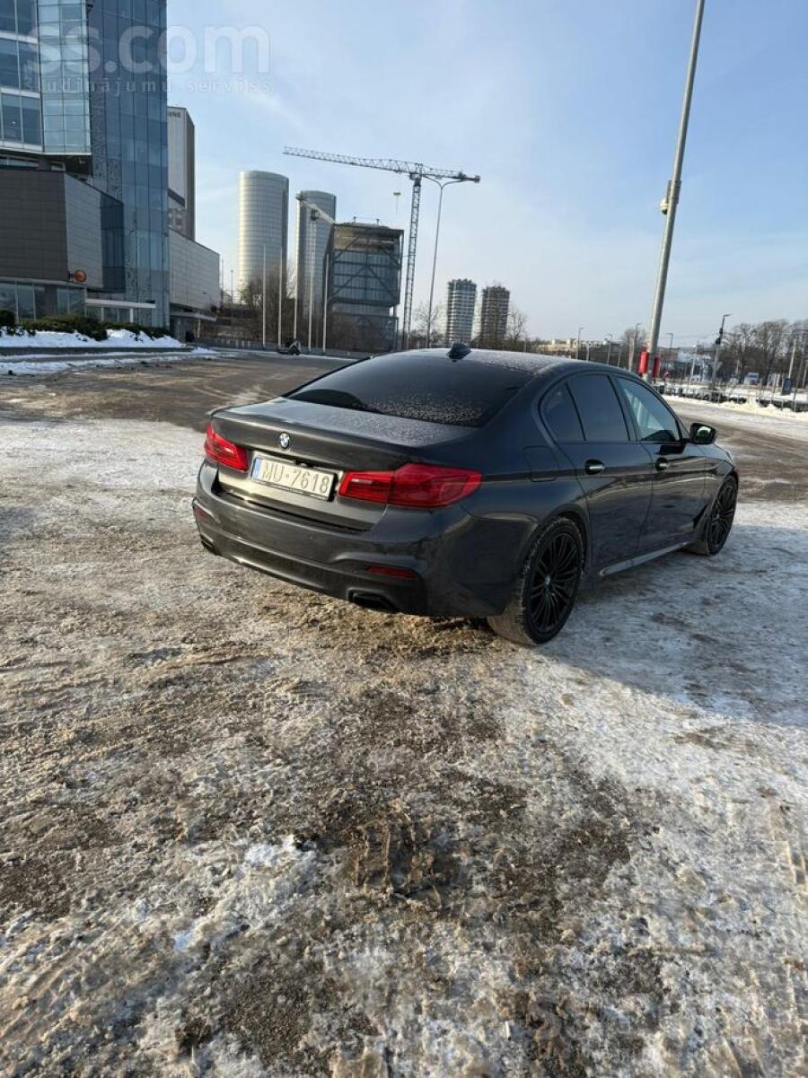 Black BMW 530 2017 in Jelgava, with an engine capacity of 2.00 L and mileage of 186 thousand km for 24000 €, photo 4 on AUTOMOTO.COM.LV
