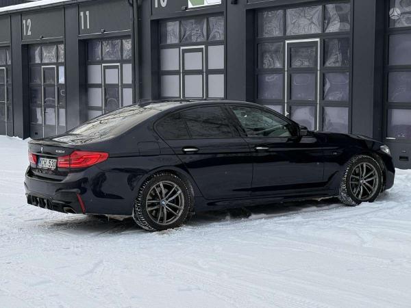 Black BMW 530 2017 in Siauliai, with an engine capacity of 2.99 L and mileage of 240 thousand km for 21990 €, photo 5 on AUTOMOTO.COM.LV