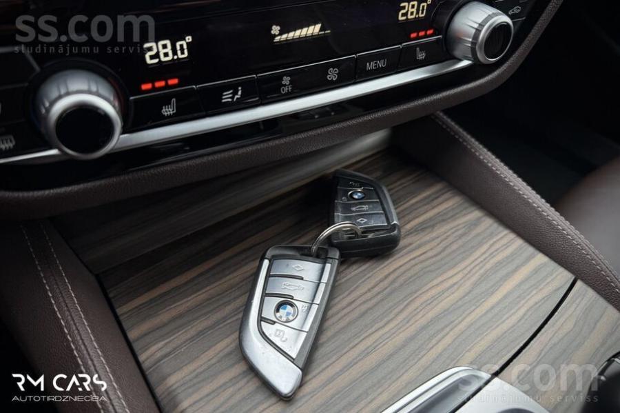 Black BMW 530 2017 in Jelgava, with an engine capacity of 2.00 L and mileage of 0 thousand km for 20950 €, photo 25 on AUTOMOTO.COM.LV