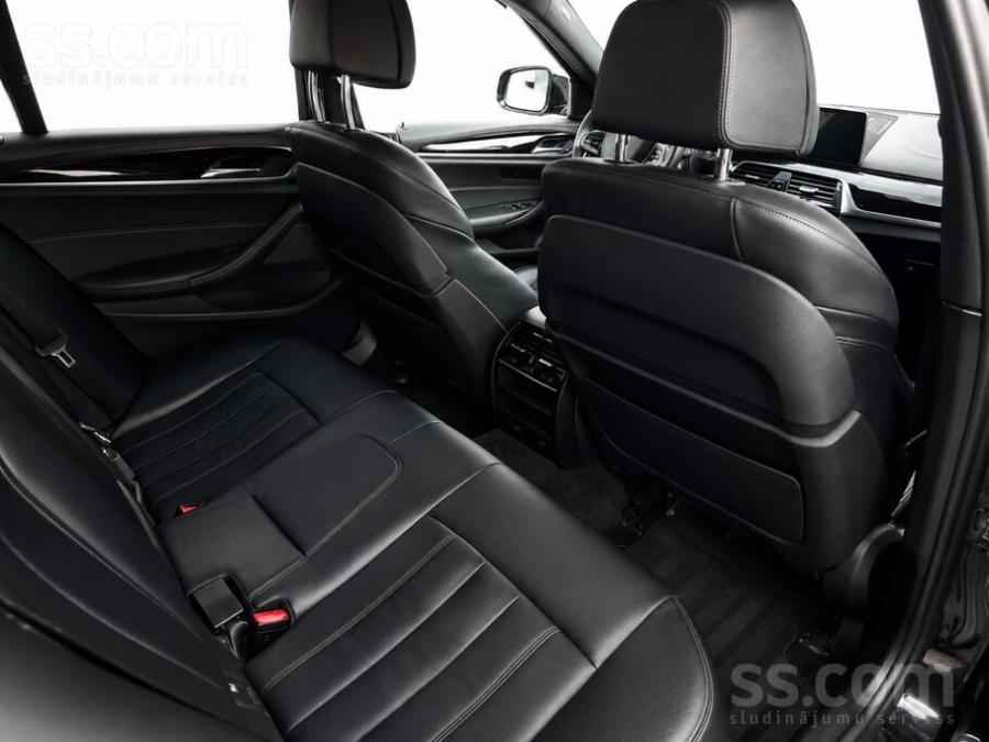 Black BMW 530 2017 in Riga, with an engine capacity of 2.00 L and mileage of 225 thousand km for 15990 €, photo 12 on AUTOMOTO.COM.LV