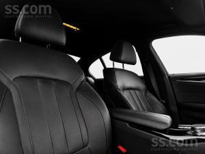 Black BMW 530 2017 in Riga, with an engine capacity of 2.00 L and mileage of 225 thousand km for 15990 €, photo 13 on AUTOMOTO.COM.LV