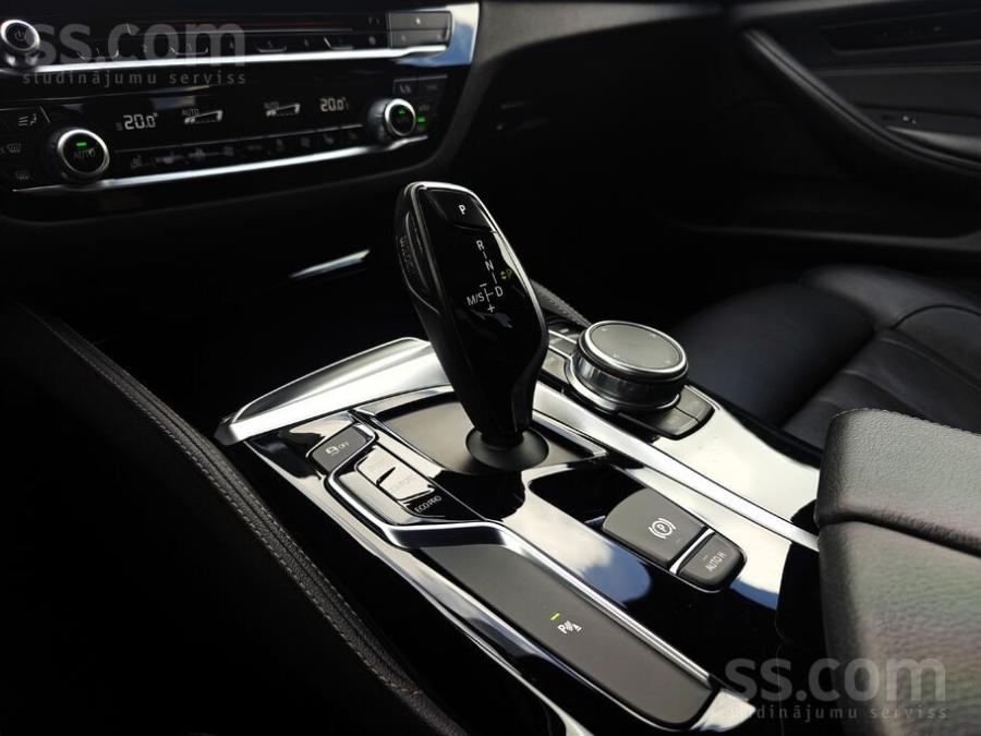 Black BMW 530 2017 in Riga, with an engine capacity of 2.00 L and mileage of 225 thousand km for 15990 €, photo 14 on AUTOMOTO.COM.LV