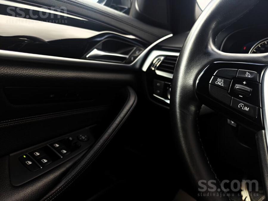Black BMW 530 2017 in Riga, with an engine capacity of 2.00 L and mileage of 225 thousand km for 15990 €, photo 15 on AUTOMOTO.COM.LV