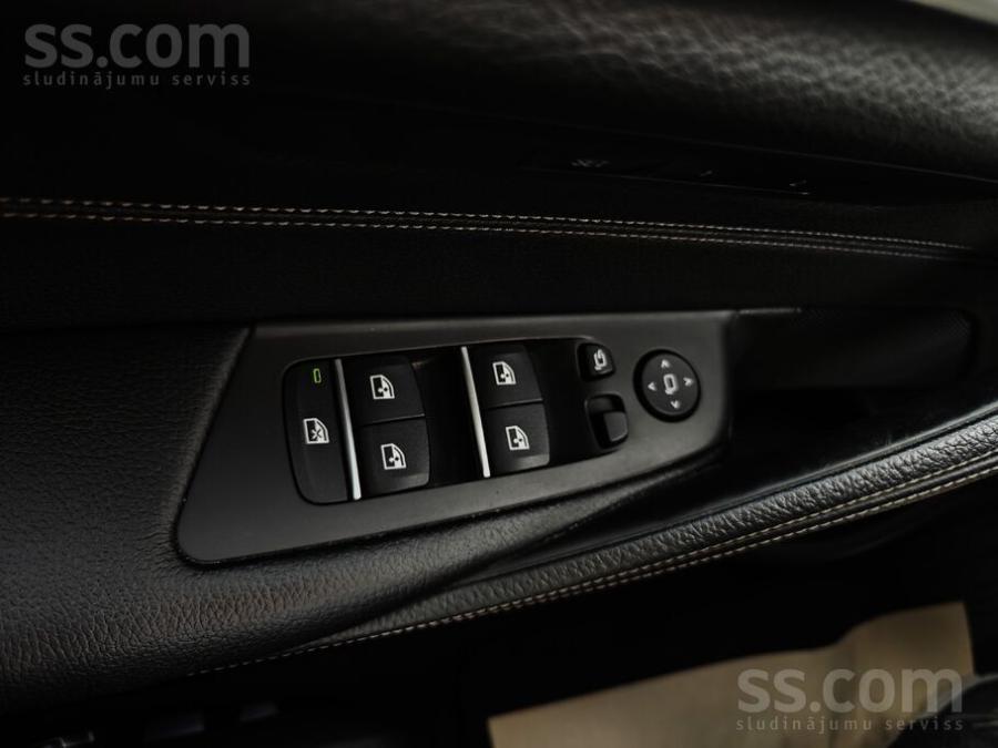 Black BMW 530 2017 in Riga, with an engine capacity of 2.00 L and mileage of 225 thousand km for 15990 €, photo 19 on AUTOMOTO.COM.LV