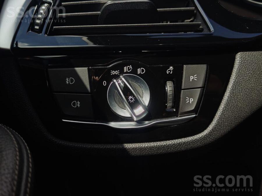 Black BMW 530 2017 in Riga, with an engine capacity of 2.00 L and mileage of 225 thousand km for 15990 €, photo 20 on AUTOMOTO.COM.LV