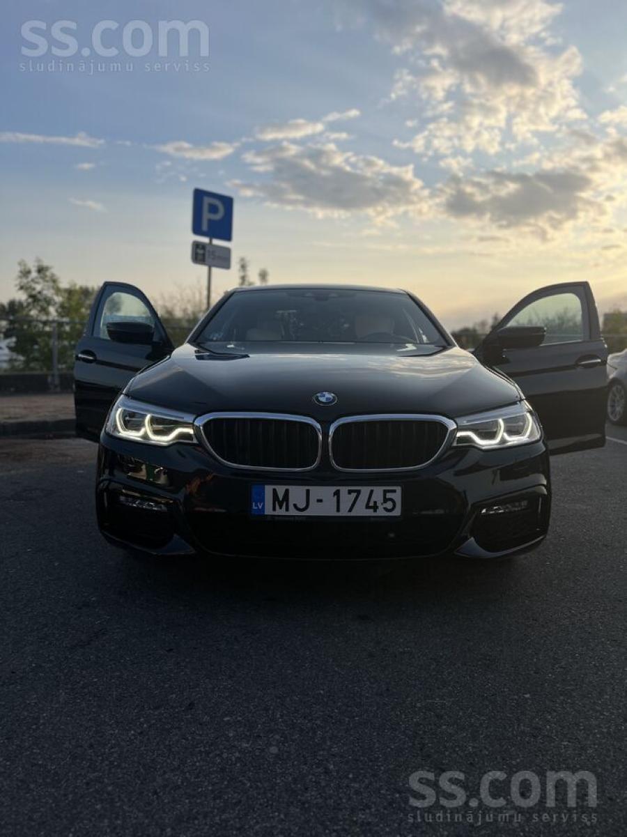 Black BMW 530 2017 in Riga, with an engine capacity of 3.00 L and mileage of 144 thousand km for 23800 €, photo 3 on AUTOMOTO.COM.LV