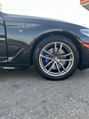 Black BMW 530 2017 in Riga, with an engine capacity of 3.00 L and mileage of 144 thousand km for 23800 €, photo 4 on AUTOMOTO.COM.LV