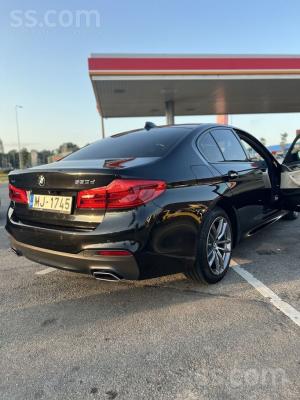 Black BMW 530 2017 in Riga, with an engine capacity of 3.00 L and mileage of 144 thousand km for 23800 €, photo 5 on AUTOMOTO.COM.LV
