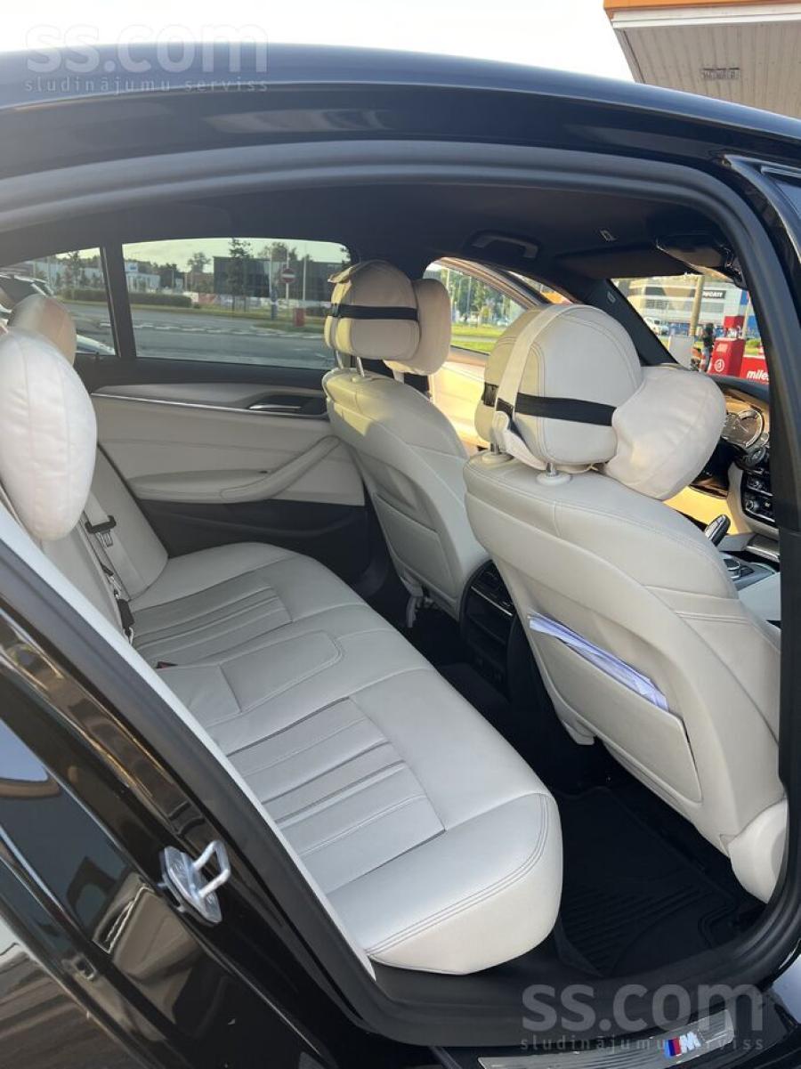 Black BMW 530 2017 in Riga, with an engine capacity of 3.00 L and mileage of 144 thousand km for 23800 €, photo 7 on AUTOMOTO.COM.LV