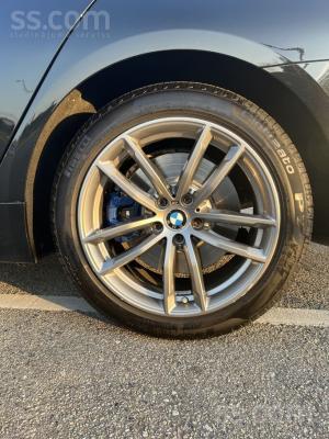 Black BMW 530 2017 in Riga, with an engine capacity of 3.00 L and mileage of 144 thousand km for 23800 €, photo 18 on AUTOMOTO.COM.LV
