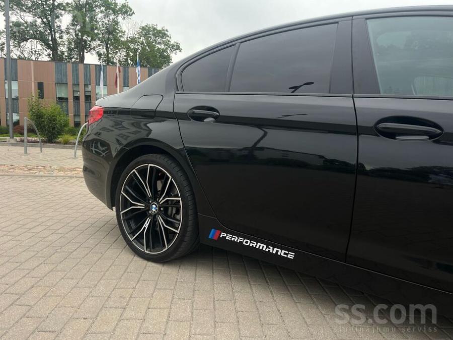 Melns BMW 530 2017 Dobele, ar dzinēja tilpumu 3.00 L un nobraukumu 197 tūkst. km par 23800 €, foto 4 vietnē AUTOMOTO.COM.LV