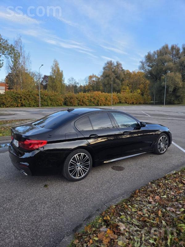 Black BMW 530 2017 in Jekabpils, with an engine capacity of 3.00 L and mileage of 222 thousand km for 25500 €, photo 3 on AUTOMOTO.COM.LV