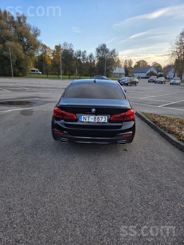 Black BMW 530 2017 in Jekabpils, with an engine capacity of 3.00 L and mileage of 222 thousand km for 25500 €, photo 5 on AUTOMOTO.COM.LV