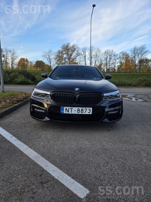 Black BMW 530 2017 in Jekabpils, with an engine capacity of 3.00 L and mileage of 222 thousand km for 25500 €, photo 6 on AUTOMOTO.COM.LV