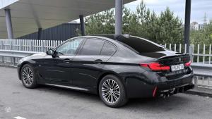 Black BMW 530 2017 in Vilnius, with an engine capacity of 2.99 L and mileage of 190 thousand km for 22700 €, photo 4 on AUTOMOTO.COM.LV