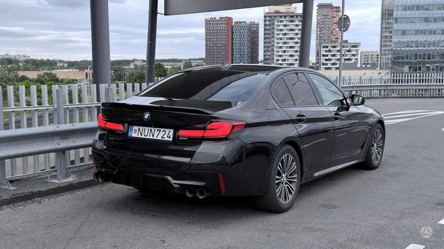 Black BMW 530 2017 in Vilnius, with an engine capacity of 2.99 L and mileage of 190 thousand km for 22700 €, photo 11 on AUTOMOTO.COM.LV