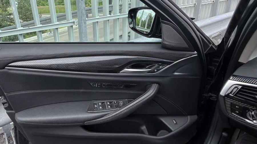 Black BMW 530 2017 in Vilnius, with an engine capacity of 2.99 L and mileage of 190 thousand km for 22700 €, photo 15 on AUTOMOTO.COM.LV