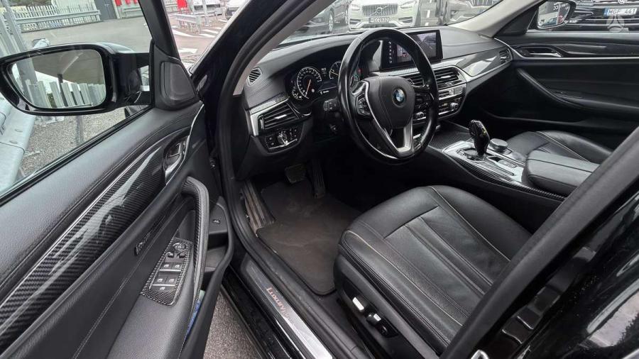Black BMW 530 2017 in Vilnius, with an engine capacity of 2.99 L and mileage of 190 thousand km for 22700 €, photo 16 on AUTOMOTO.COM.LV