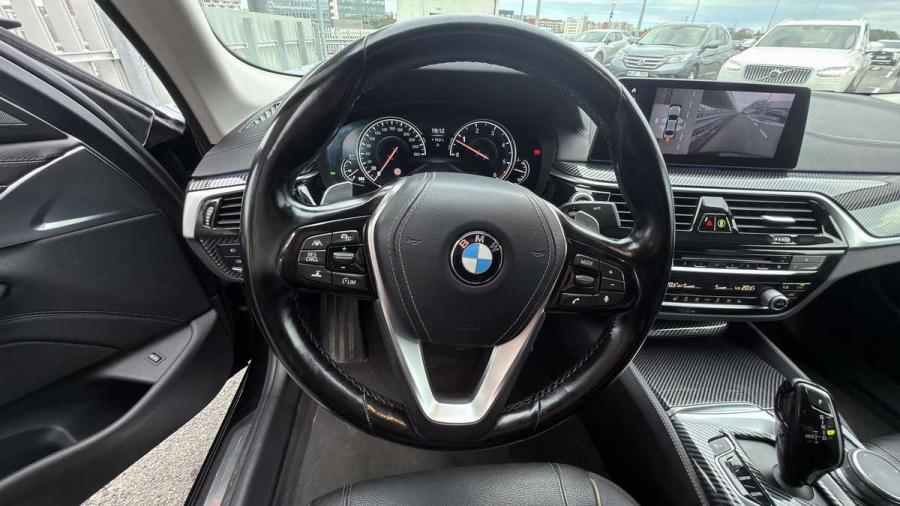Black BMW 530 2017 in Vilnius, with an engine capacity of 2.99 L and mileage of 190 thousand km for 22700 €, photo 17 on AUTOMOTO.COM.LV