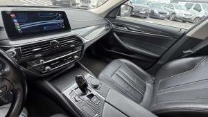 Black BMW 530 2017 in Vilnius, with an engine capacity of 2.99 L and mileage of 190 thousand km for 22700 €, photo 22 on AUTOMOTO.COM.LV
