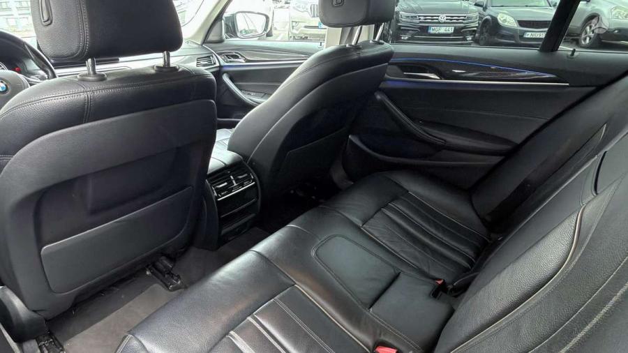 Black BMW 530 2017 in Vilnius, with an engine capacity of 2.99 L and mileage of 190 thousand km for 22700 €, photo 24 on AUTOMOTO.COM.LV