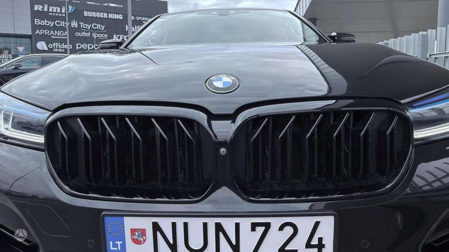 Black BMW 530 2017 in Vilnius, with an engine capacity of 2.99 L and mileage of 190 thousand km for 22700 €, photo 27 on AUTOMOTO.COM.LV
