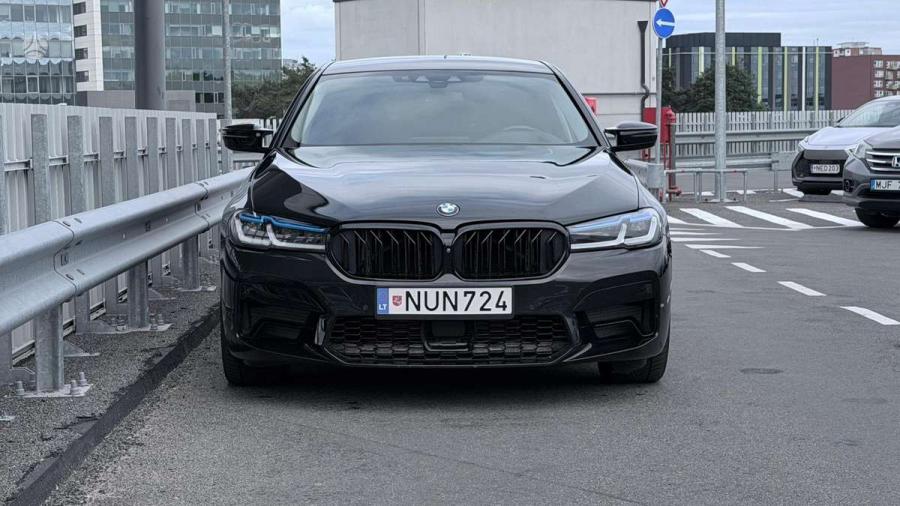 Black BMW 530 2017 in Vilnius, with an engine capacity of 2.99 L and mileage of 190 thousand km for 22700 €, photo 31 on AUTOMOTO.COM.LV