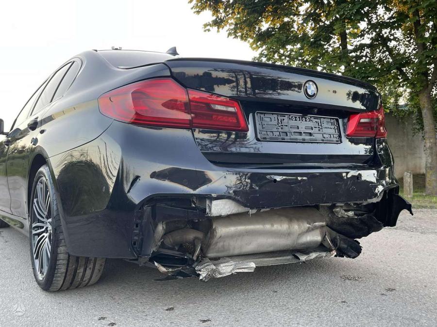 Melns BMW 530 2017 Kauņa, ar dzinēja tilpumu 2.99 L un nobraukumu 200 tūkst. km par 14990 €, foto 3 vietnē AUTOMOTO.COM.LV
