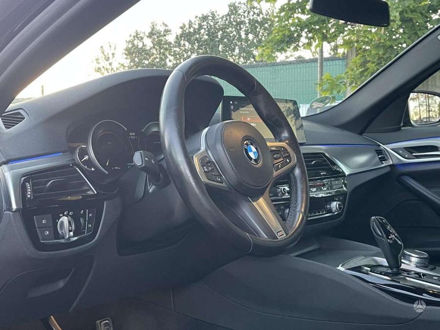 Melns BMW 530 2017 Kauņa, ar dzinēja tilpumu 2.99 L un nobraukumu 200 tūkst. km par 14990 €, foto 16 vietnē AUTOMOTO.COM.LV
