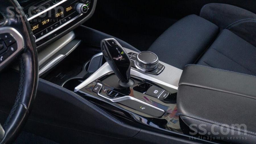 Black BMW 530 2017 in Riga, with an engine capacity of 3.00 L and mileage of 169 thousand km for 24990 €, photo 16 on AUTOMOTO.COM.LV