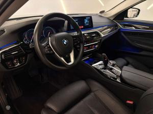 Melns BMW 530 2017 Marijampole, ar dzinēja tilpumu 2.99 L un nobraukumu 261 tūkst. km par 19999 €, foto 3 vietnē AUTOMOTO.COM.LV