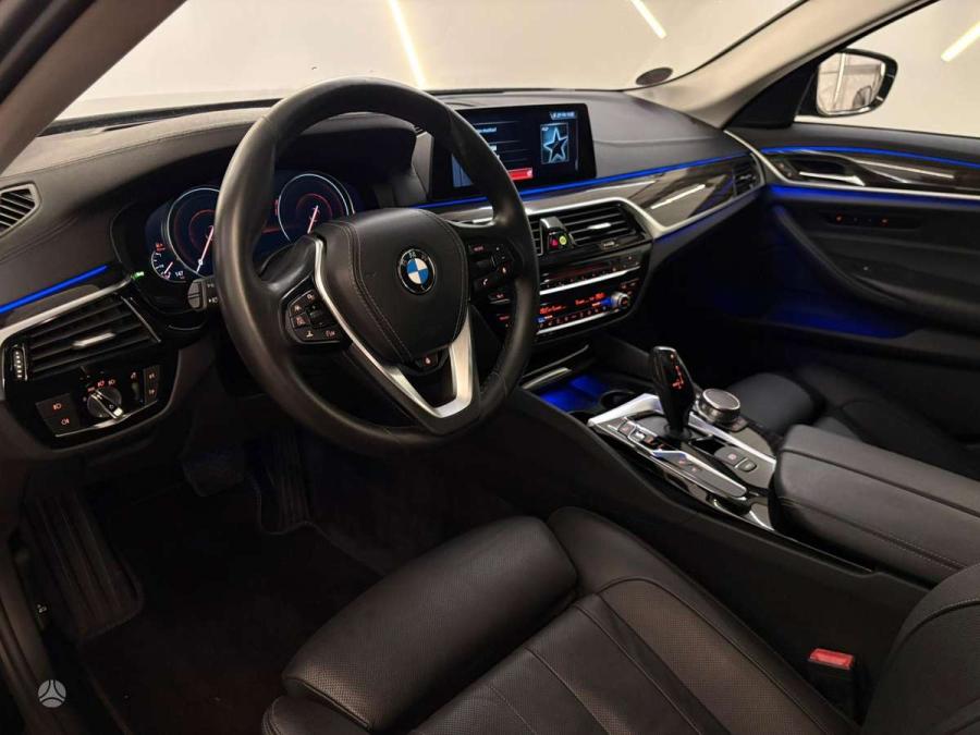Melns BMW 530 2017 Marijampole, ar dzinēja tilpumu 2.99 L un nobraukumu 261 tūkst. km par 19999 €, foto 3 vietnē AUTOMOTO.COM.LV
