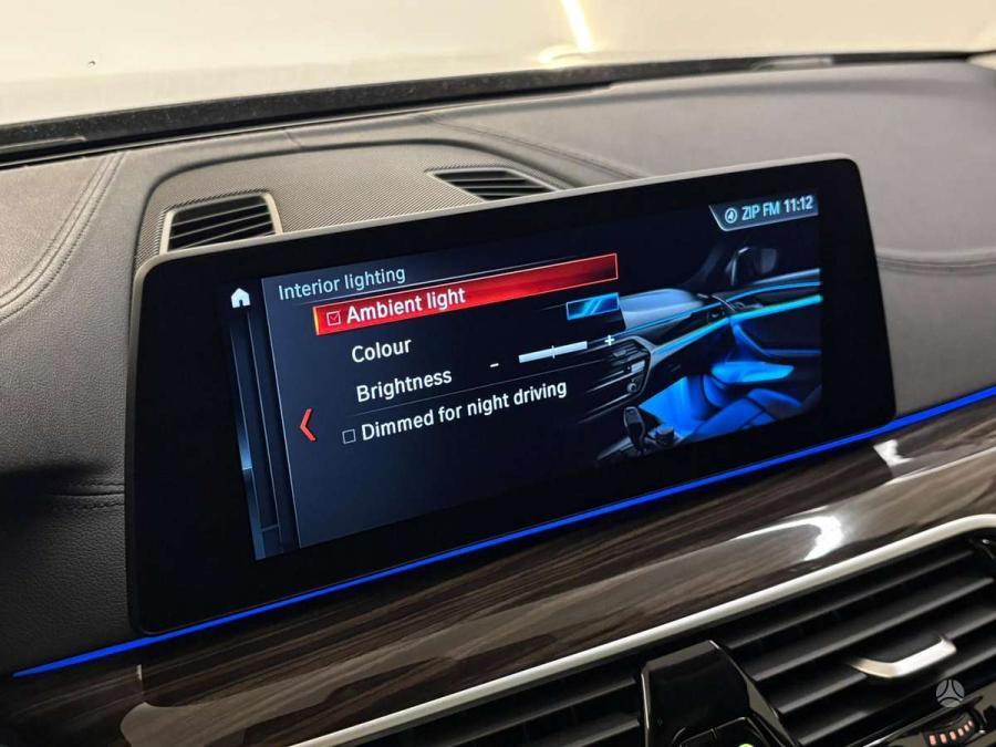 Melns BMW 530 2017 Marijampole, ar dzinēja tilpumu 2.99 L un nobraukumu 261 tūkst. km par 19999 €, foto 13 vietnē AUTOMOTO.COM.LV
