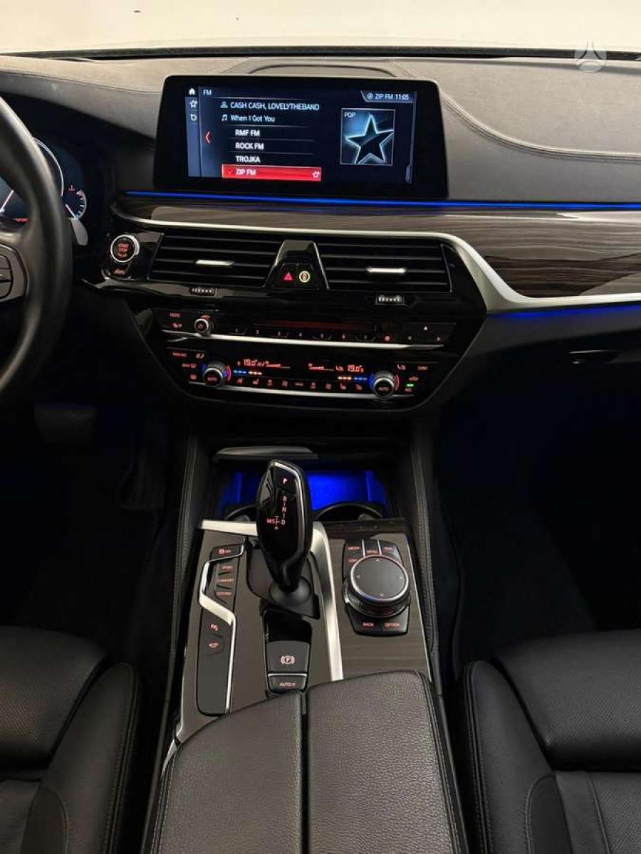 Melns BMW 530 2017 Marijampole, ar dzinēja tilpumu 2.99 L un nobraukumu 261 tūkst. km par 19999 €, foto 25 vietnē AUTOMOTO.COM.LV