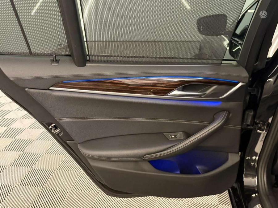 Melns BMW 530 2017 Marijampole, ar dzinēja tilpumu 2.99 L un nobraukumu 261 tūkst. km par 19999 €, foto 28 vietnē AUTOMOTO.COM.LV