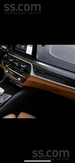 Black BMW 530 2017 in Riga, with an engine capacity of 3.00 L and mileage of 233 thousand km for 23900 €, photo 4 on AUTOMOTO.COM.LV