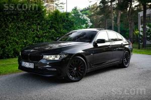 Black BMW 530 2017 in Riga, with an engine capacity of 3.00 L and mileage of 233 thousand km for 23900 €, photo 10 on AUTOMOTO.COM.LV