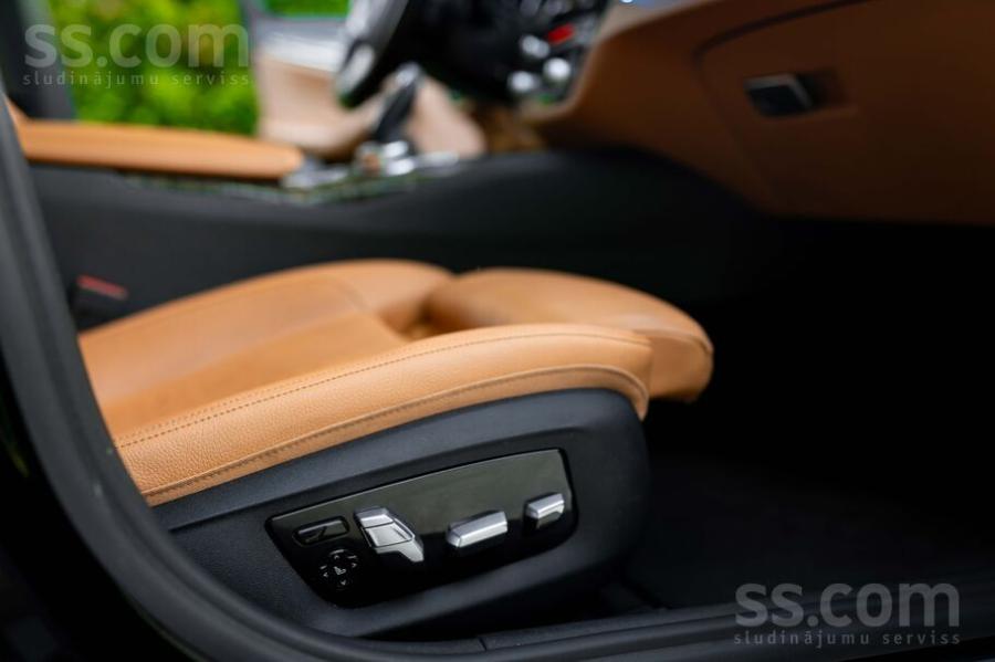 Black BMW 530 2017 in Riga, with an engine capacity of 3.00 L and mileage of 233 thousand km for 23900 €, photo 14 on AUTOMOTO.COM.LV