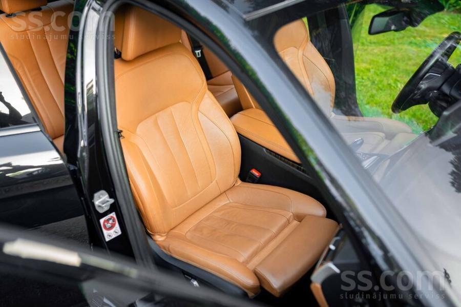 Black BMW 530 2017 in Riga, with an engine capacity of 3.00 L and mileage of 233 thousand km for 23900 €, photo 15 on AUTOMOTO.COM.LV