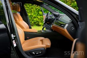 Black BMW 530 2017 in Riga, with an engine capacity of 3.00 L and mileage of 233 thousand km for 23900 €, photo 16 on AUTOMOTO.COM.LV