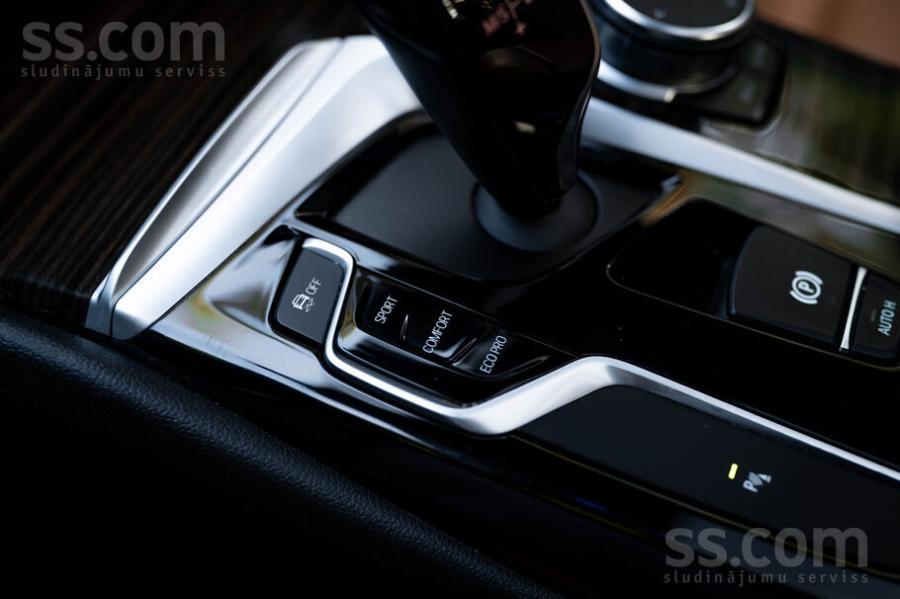 Black BMW 530 2017 in Riga, with an engine capacity of 3.00 L and mileage of 233 thousand km for 23900 €, photo 26 on AUTOMOTO.COM.LV