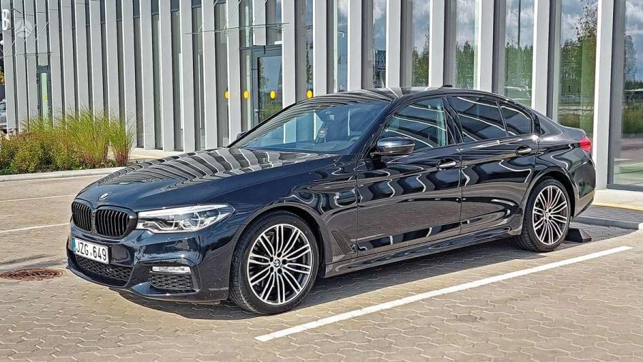 Black BMW 530 2017 in Vilnius, with an engine capacity of 3.00 L and mileage of 144 thousand km for 27200 €, photo 12 on AUTOMOTO.COM.LV