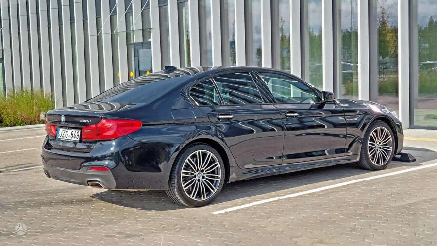Black BMW 530 2017 in Vilnius, with an engine capacity of 3.00 L and mileage of 144 thousand km for 27200 €, photo 13 on AUTOMOTO.COM.LV