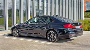 Black BMW 530 2017 in Vilnius, with an engine capacity of 3.00 L and mileage of 144 thousand km for 27200 €, photo 14 on AUTOMOTO.COM.LV