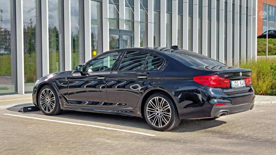 Black BMW 530 2017 in Vilnius, with an engine capacity of 3.00 L and mileage of 144 thousand km for 27200 €, photo 14 on AUTOMOTO.COM.LV