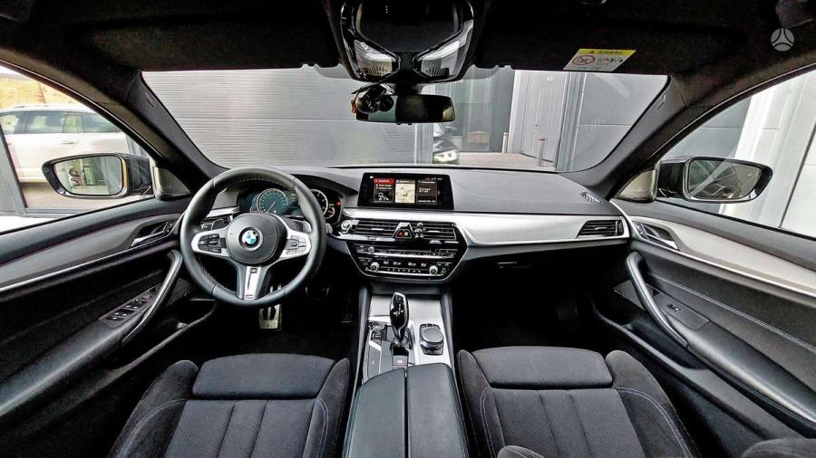 Black BMW 530 2017 in Vilnius, with an engine capacity of 3.00 L and mileage of 144 thousand km for 27200 €, photo 15 on AUTOMOTO.COM.LV